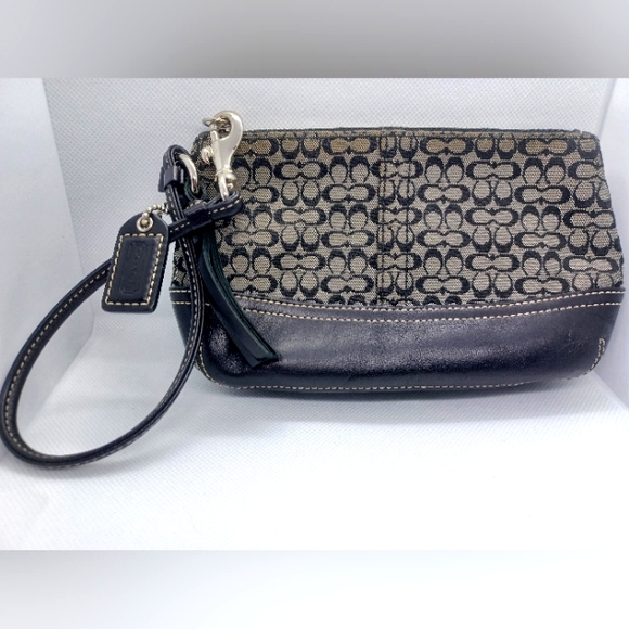 Coach | Bags | Coach Black Gray Wristlet With Signature Coach Pattern ...